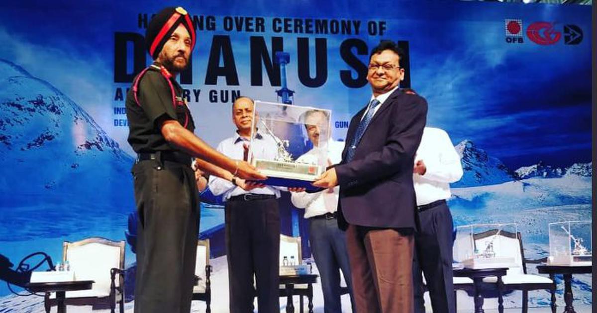 Indian Army gets first batch of indigenously built Dhanush artillery ...